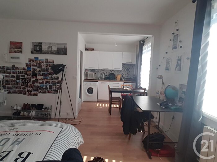 Appartement à louer - Compiègne, Centre-ville - 1 pièce