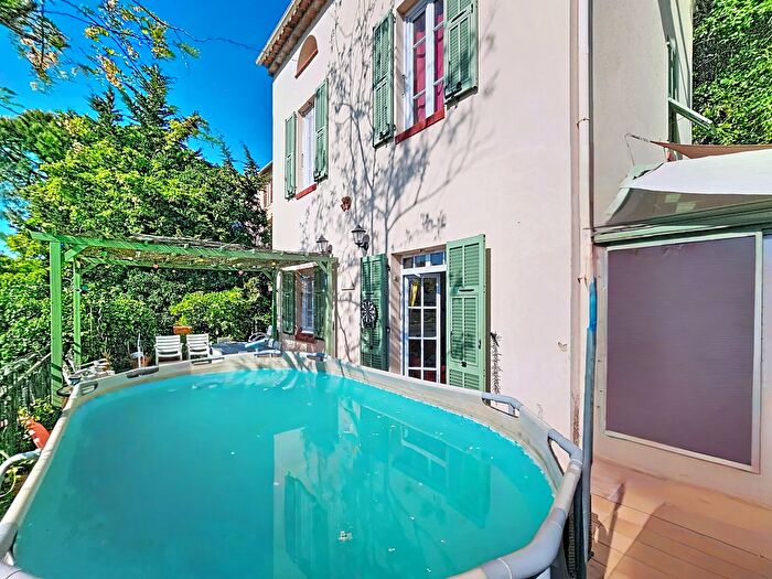 Maison 4 pièces à Nice, Saint-Isidore, à vendre