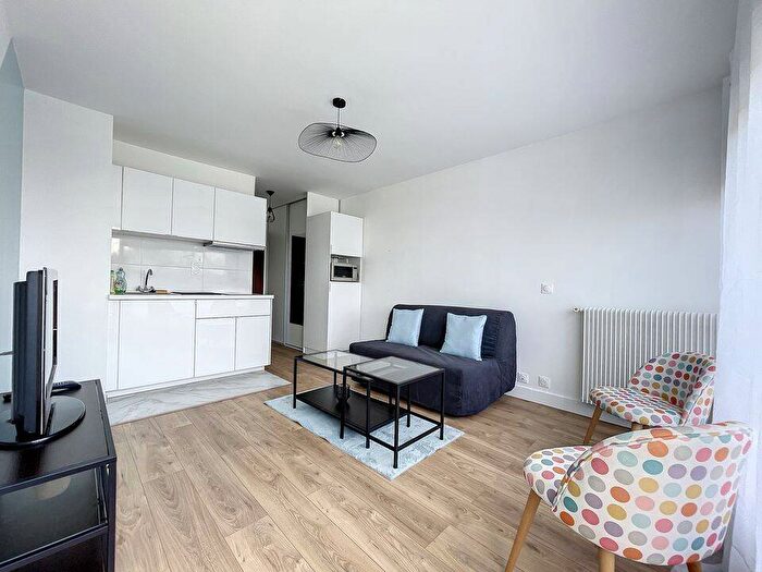 Centre Ville, Rosny-sous-Bois : Appartement 1 pièce à louer