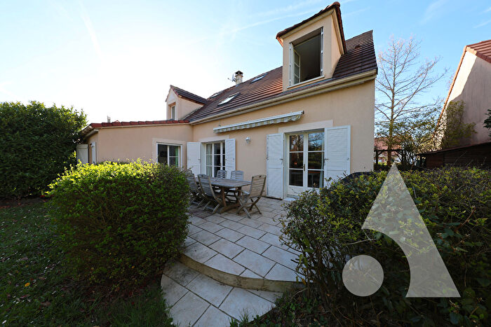 Maison à vendre - Saint-Pierre-du-Perray - 5 pièces - 4 chambres