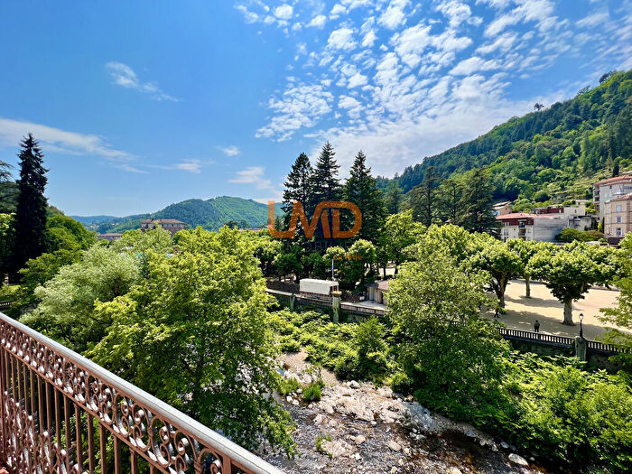 Maison à vendre - Vals-les-Bains - 15 pièces - 10 chambres