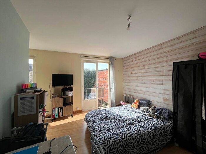 Appartement à louer - Nord, Saint-Yrieix-la-Perche - 1 pièce