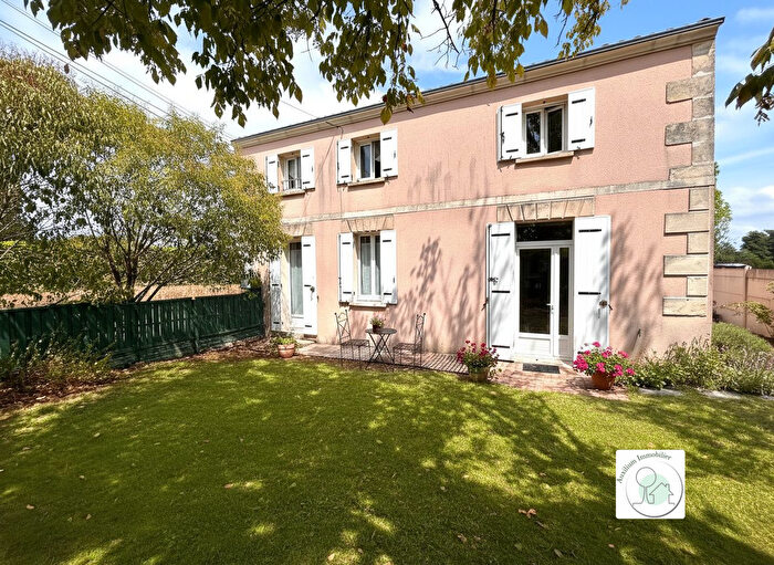 Maison 6 pièces à vendre à Saint-Ciers-de-Canesse