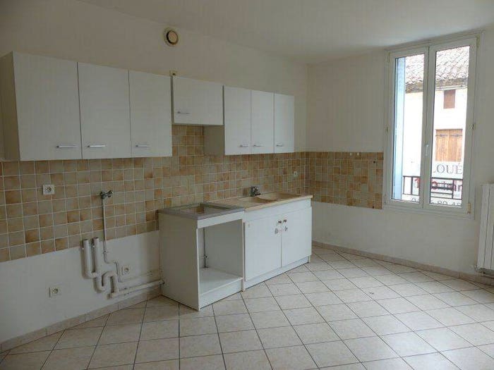 Appartement 4 pièces à Cavillargues, à louer