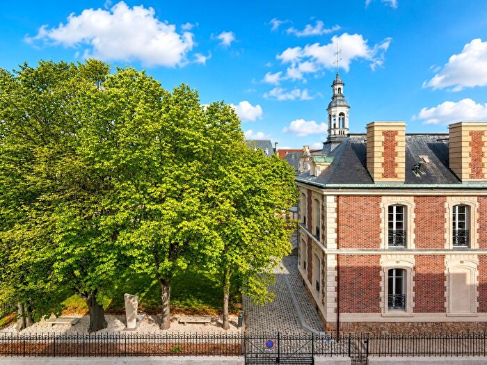 Chatou, Est : Appartement 5 pièces à vendre