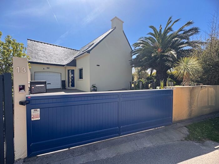 Maison 6 pièces à Lampaul-Ploudalmézeau, à vendre