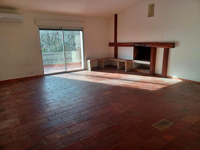 Appartement à louer - Bargemon - 4 pièces - 3 chambres