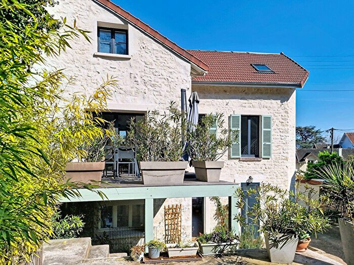 Maison à louer - Villennes-sur-Seine - 5 pièces - 4 chambres