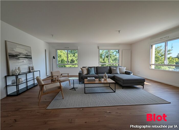 Cesson-Sévigné, Bourgchevreuil, Dézerseul, Pommeraie : Appartement 5 pièces à vendre