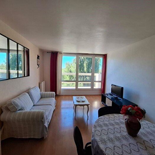 Appartement 2 pièces à Le Village, Élancourt, à louer