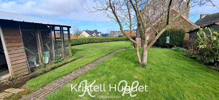 Maison à vendre - Plougourvest - 7 pièces - 5 chambres