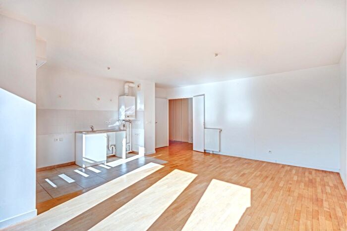 Issy-les-Moulineaux, Les Iles, La Ferme : Appartement 4 pièces à vendre
