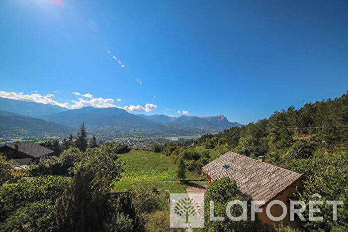 Embrun - Maison 9 pièces à vendre