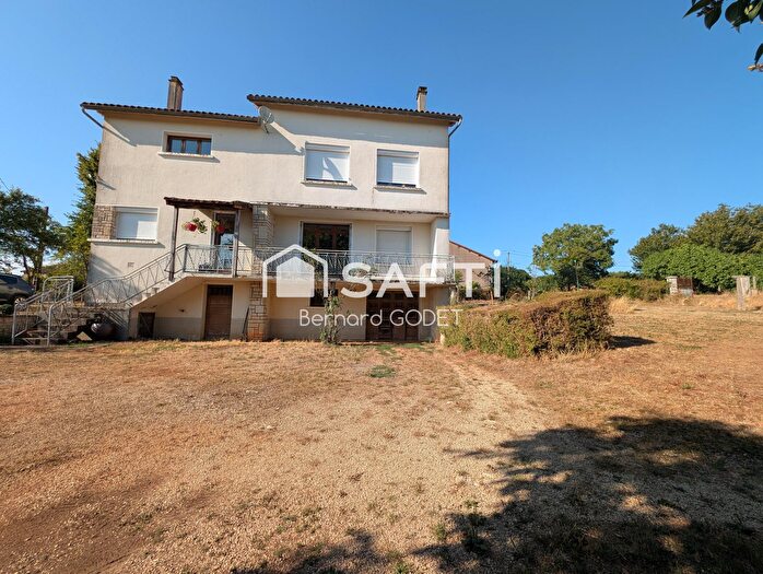 Nanteuil-en-Vallée - Maison 6 pièces à vendre