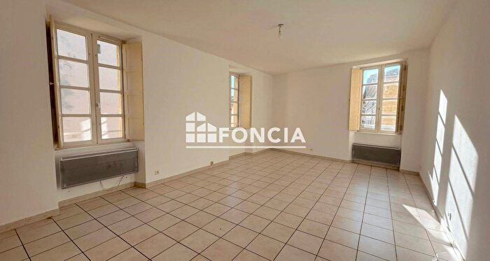Centre Ville, Carpentras : Appartement 3 pièces à louer