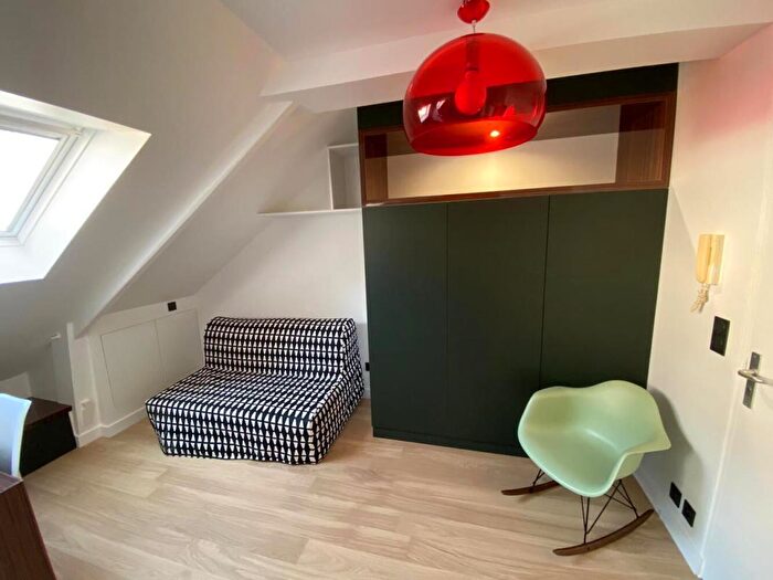 Appartement à louer - Quartiers Centre, Saint-Hélier, Gare - 1 pièce