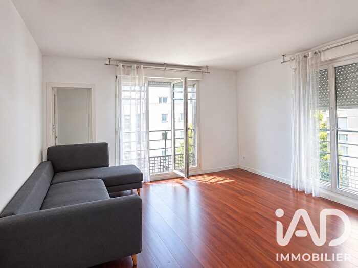 Neuilly-Plaisance, Eglise, Gare : Appartement 2 pièces à vendre