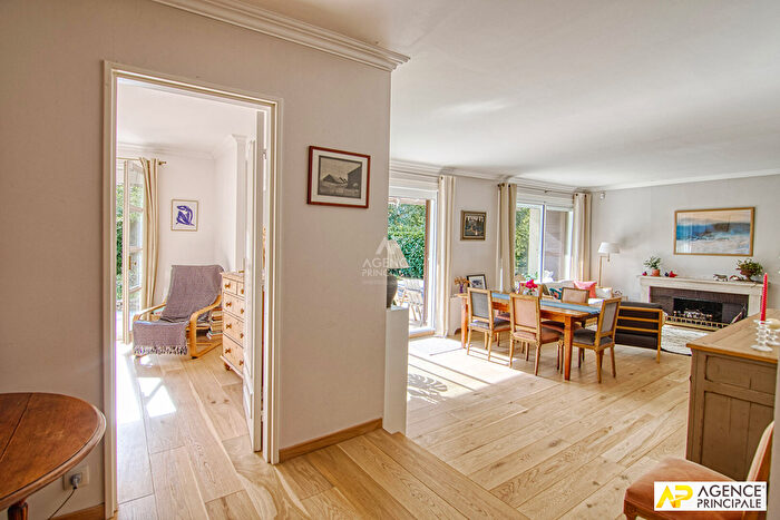 Maisons à vendre et appartements à louer - 1