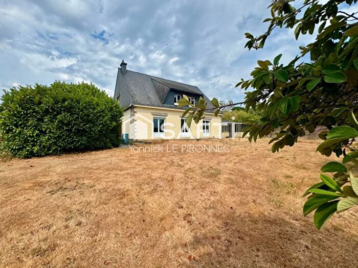 Ambon - Maison 6 pièces à vendre