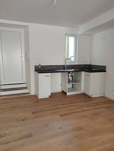 Centre Ville-Quai Jean Jaurès, Alès : Appartement 2 pièces à louer