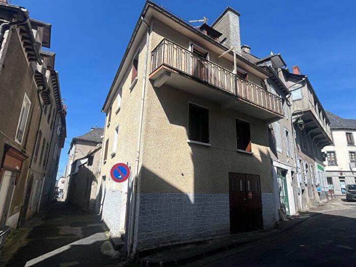 Maison 5 pièces à Mauriac, à vendre
