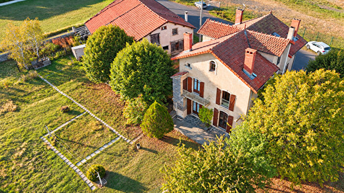 Vernassal - Maison 8 pièces à vendre