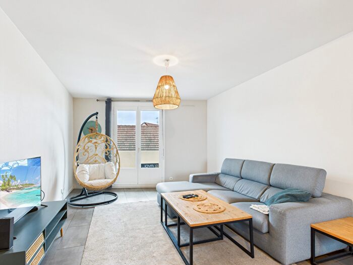 Appartement à louer - Troyes, Jules Guesde - 4 pièces - 3 chambres