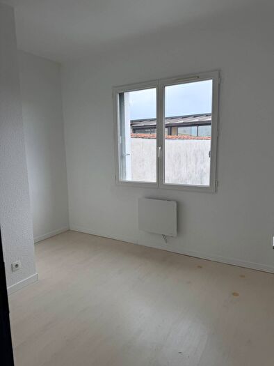 La Roche-Chalais : Appartement 4 pièces à louer