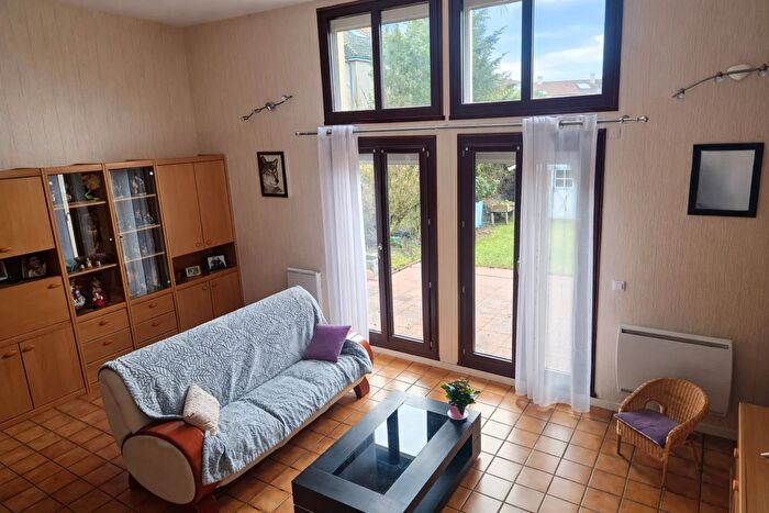 Maison à vendre - Voisins-le-Bretonneux - 5 pièces - 3 chambres