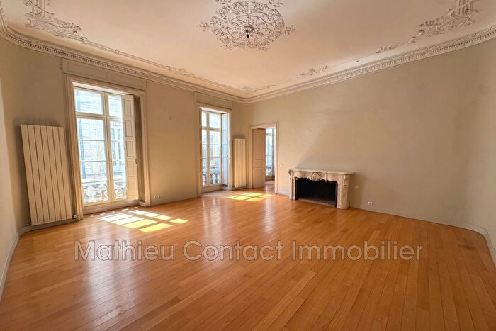 Appartement à vendre - Nîmes, Ecusson, Arènes - 7 pièces - 5 chambres