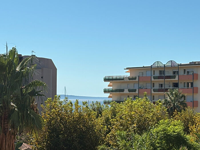 Appartement 2 pièces à vendre - Le Lavandou, Centre-ville, Plage du Lavandou, Pointe Pilon