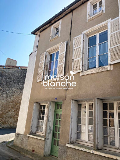 Maison à vendre - La Mothe-Saint-Héray - 6 pièces - 5 chambres