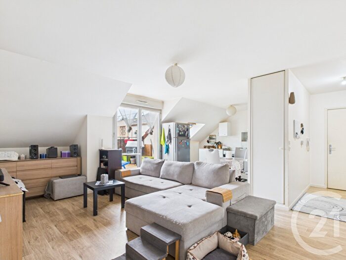 Appartement à vendre - Trappes, Centre-ville, Jaurès, Gare - 5 pièces - 4 chambres