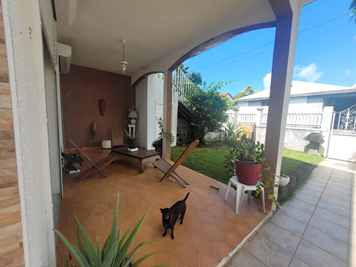 Maison à vendre - Baie-Mahault - 5 pièces - 4 chambres