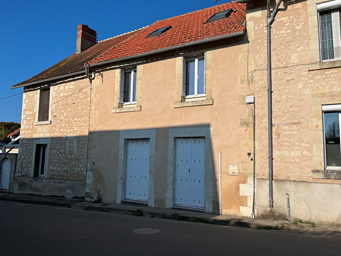 Maison 5 pièces à Oyré, à louer
