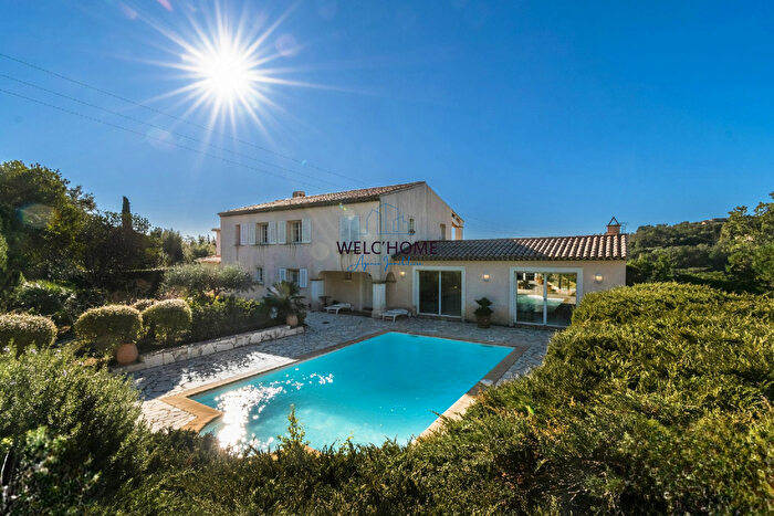 Maison à vendre - Grimaud - 10 pièces - 5 chambres