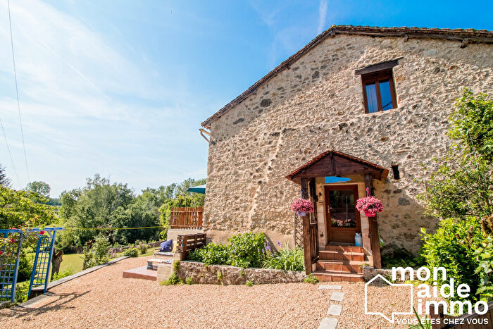 Maison à vendre - Saint-Jean-de-Côle - 15 pièces - 6 chambres