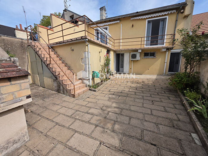 Issoudun, Saint-Louis, Bonnefont, Le Moulin de Saint-Ladre, Chenevière : Maison 4 pièces à vendre