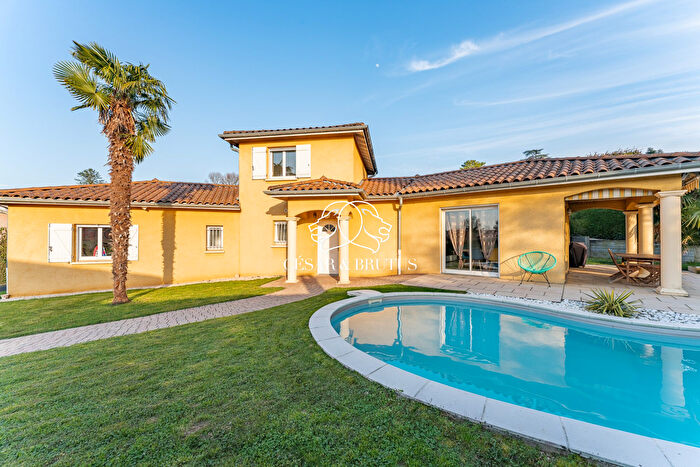 Maison à vendre - Reyrieux - 6 pièces - 5 chambres