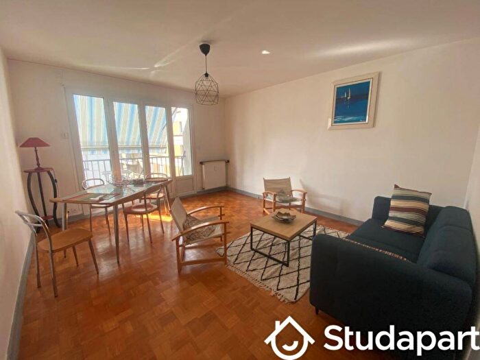 Appartement à louer - Championnet-Caserne de Bonne, Grenoble - 1 pièce - 2 chambres