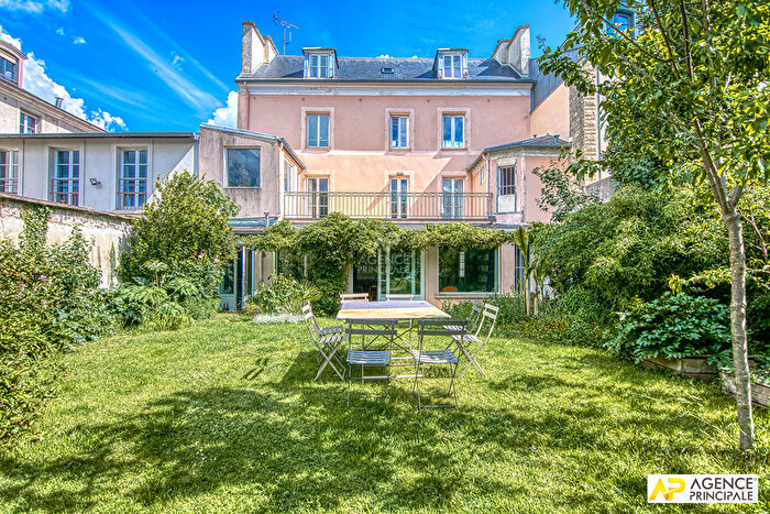 Versailles, Saint-Louis - Maison 9 pièces à vendre
