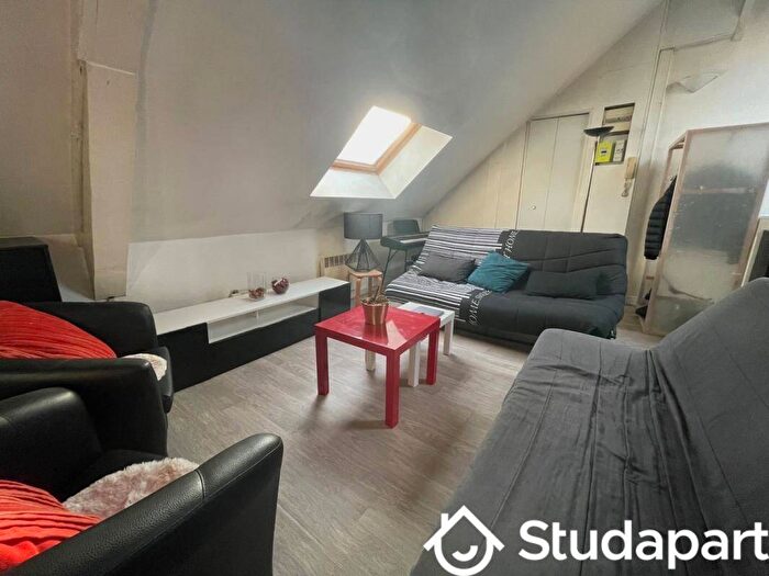 Appartement à louer - Centre Ville, Reims - 1 pièce