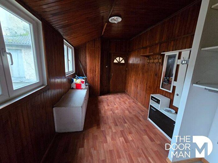 Appartement à louer - Joinville - 4 pièces - 2 chambres