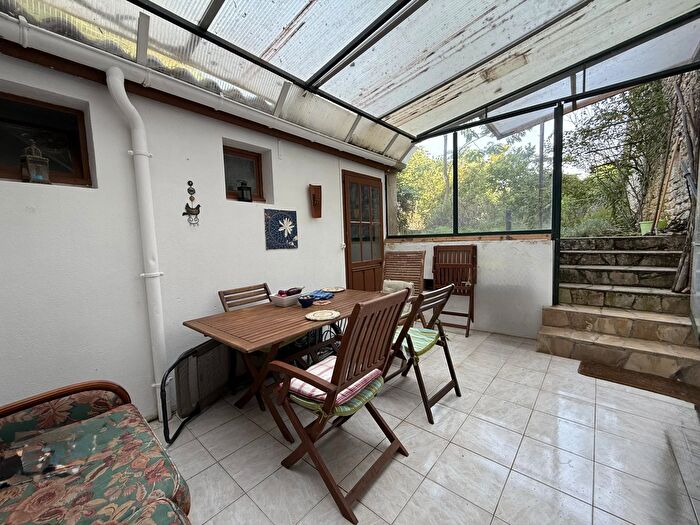 Maison à vendre - Ruffec - 8 pièces - 4 chambres