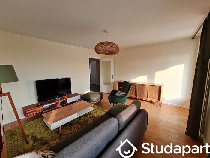 Croix Luizet, Villeurbanne : Appartement 1 pièce à louer