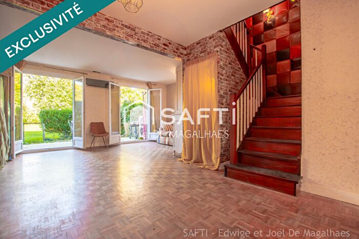 Maison à vendre - Le Mesnil-Saint-Denis - 5 pièces - 4 chambres