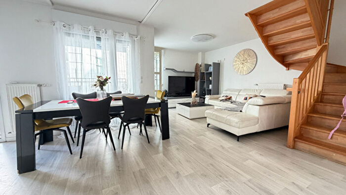 Évry, Bras de Fer : Appartement 5 pièces à louer