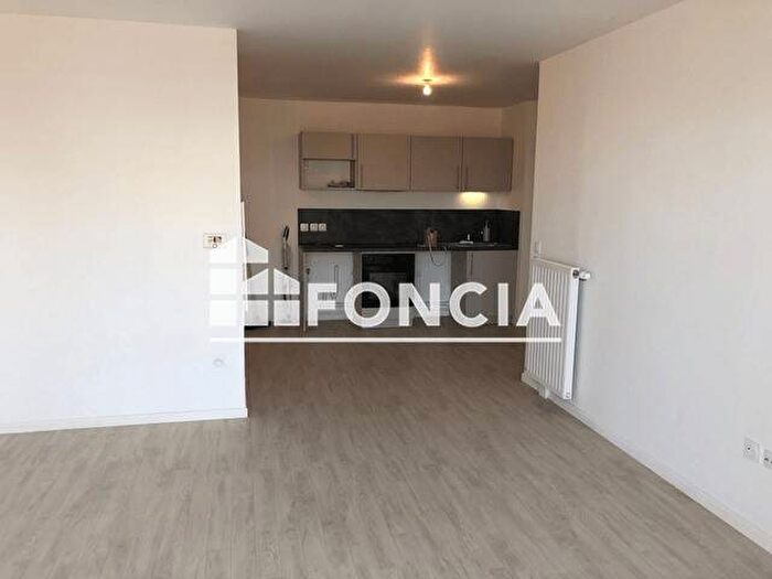 Appartement à louer - Saint-Pierre-du-Perray - 3 pièces - 2 chambres