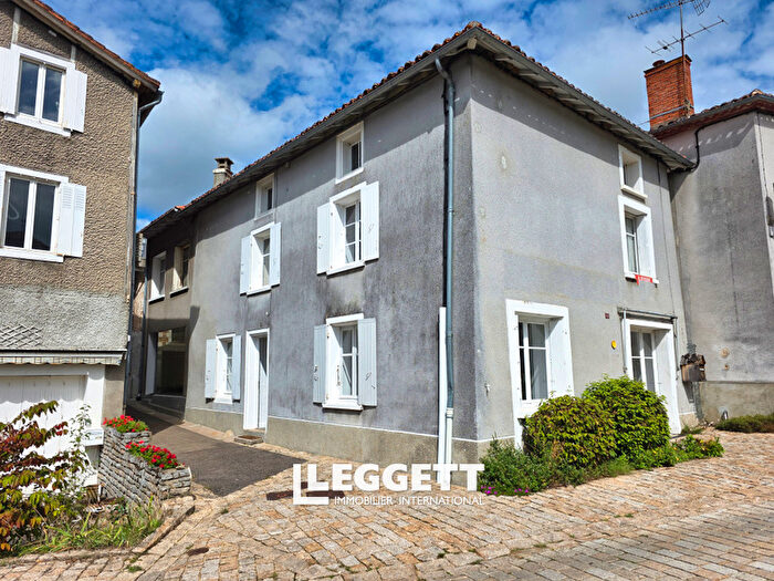 Maison à vendre - Manot - 7 pièces - 5 chambres