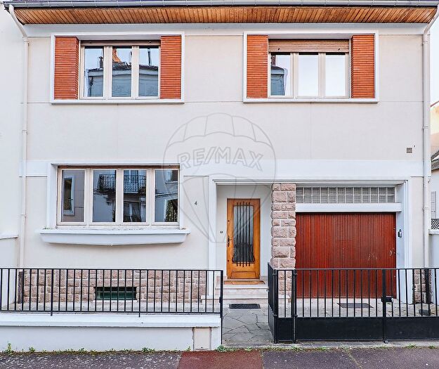 Maison à vendre - Vichy, Champ Capelet - 7 pièces - 5 chambres